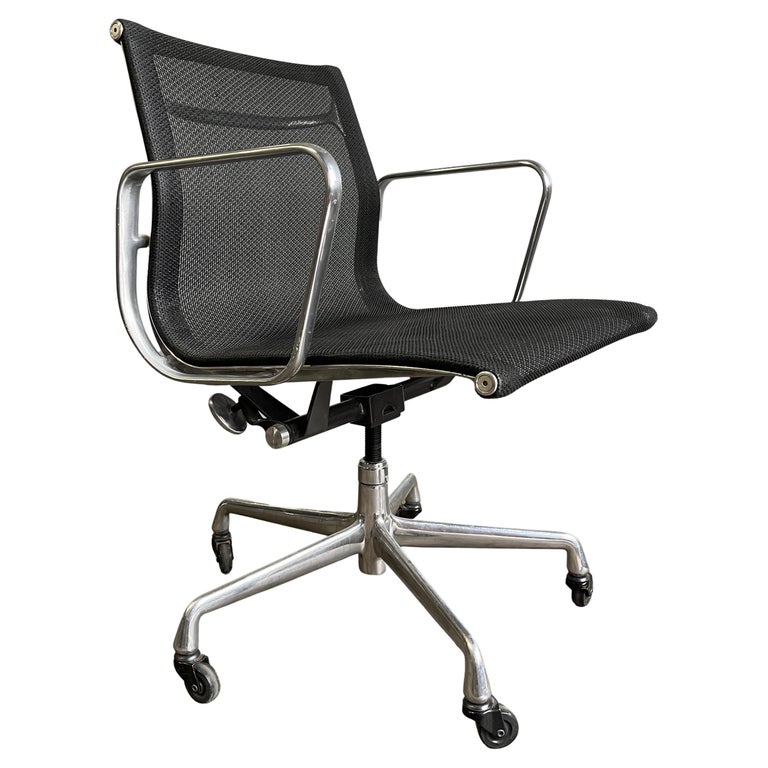 Up to 40 Black Mesh Eames Aluminium Group Chairs for Herman Miller For ...