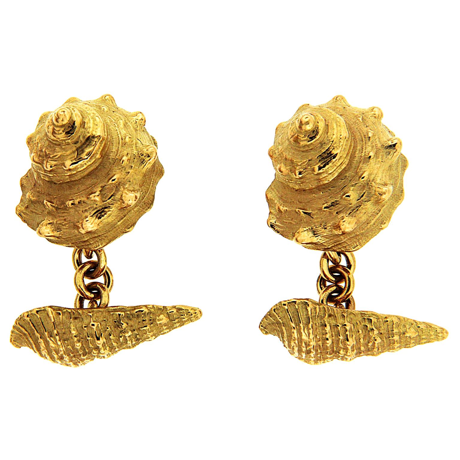 Trianon Aquamarine Shell Gold Cufflinks For Sale at 1stDibs