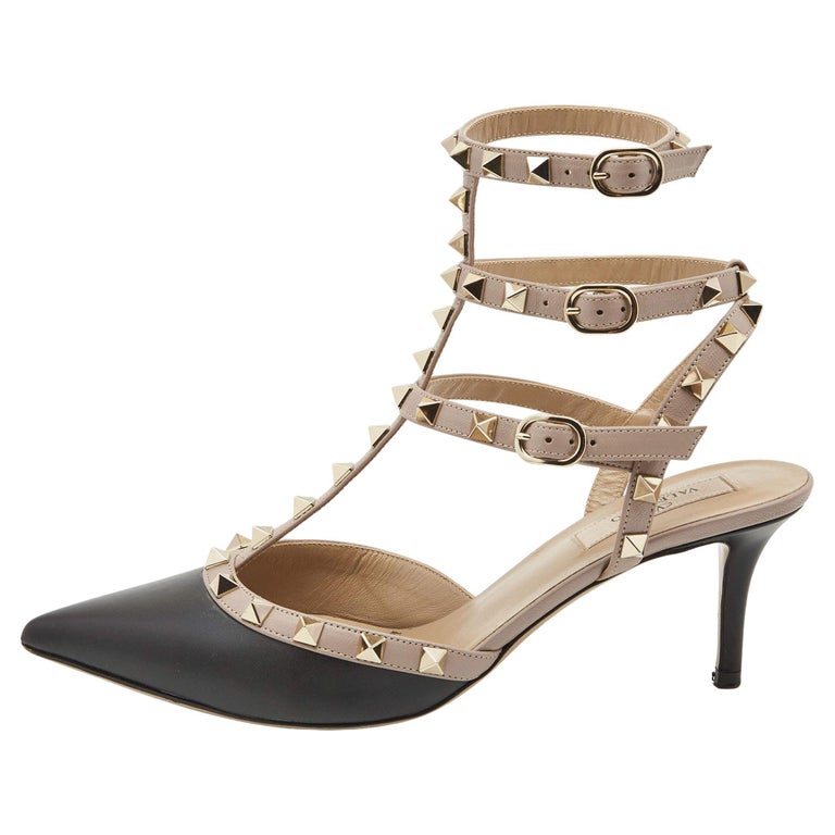 Valentino Black/Beige Leather Rockstud Pumps Size 38 For Sale at 1stDibs