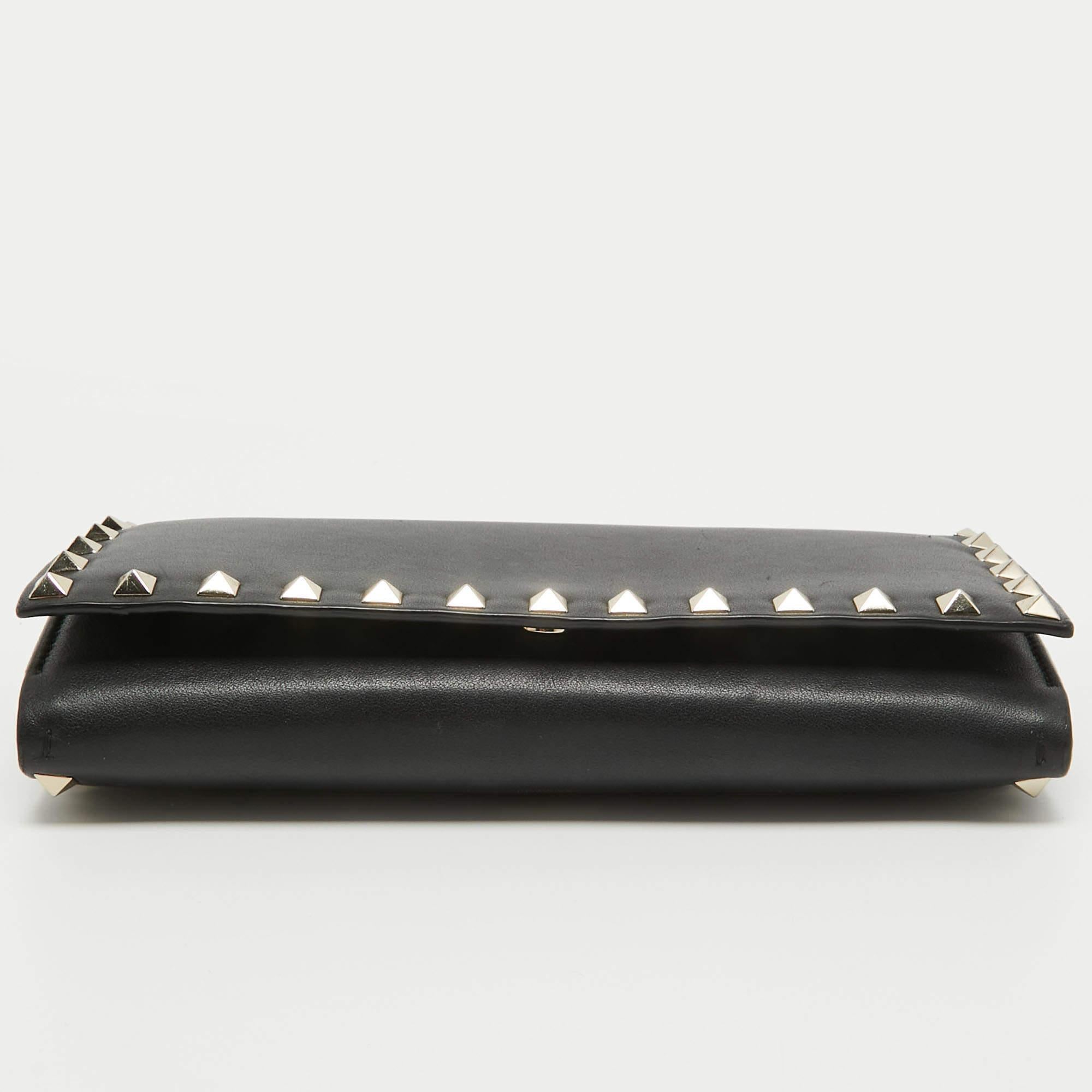 Valentino Black Leather Rockstud Wallet On Chain For Sale at 1stDibs