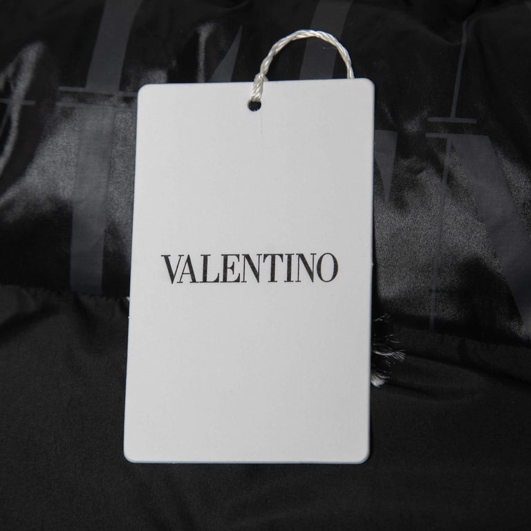 Valentino Black Synthetic VLTN Logo Puffer Jacket XL For Sale at 1stDibs