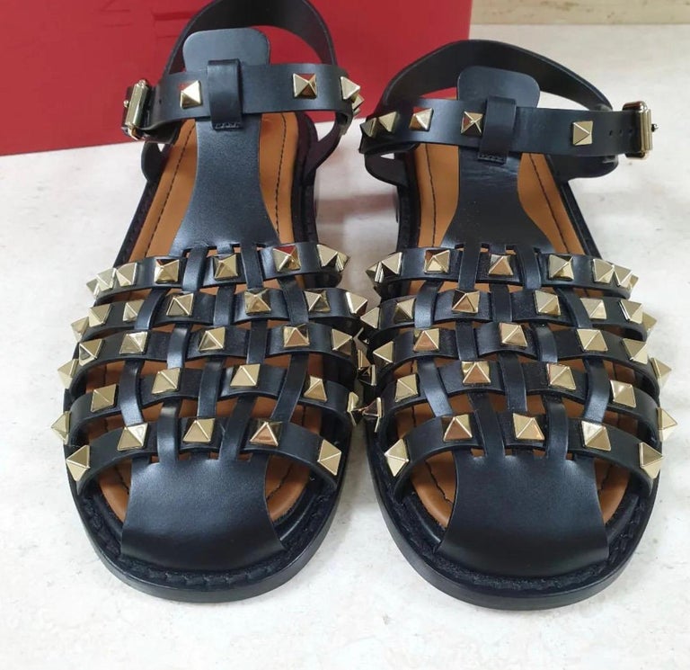 Valentino Garavani Black Rockstud Cage Flat Sandals For Sale at 1stDibs