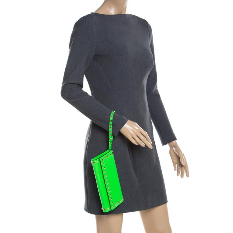 Valentino Neon Green Leather Rockstud Trifold Wallet For Sale at ...