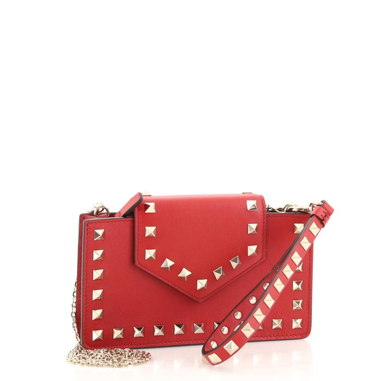 Valentino Rockstud Chain Phone Case Leather For Sale at 1stDibs
