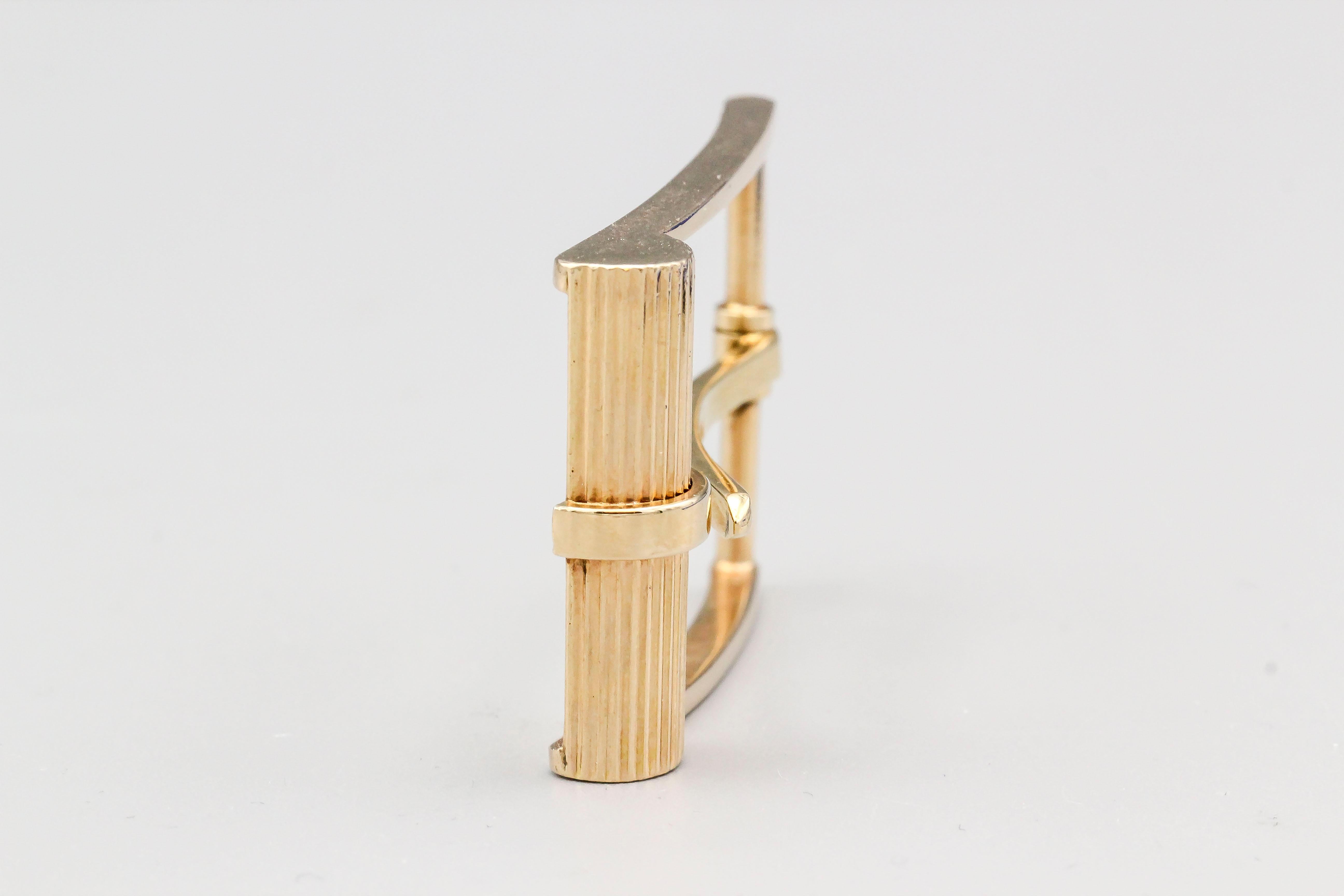 Van Cleef and Arpels 14k Yellow Gold Batonnet Belt Buckle For Sale at ...