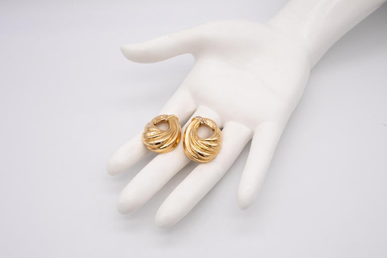Van Cleef And Arpels 1970 Paris 18Kt Gold Clips Earrings With VVS ...