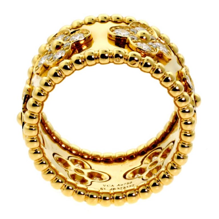 Van Cleef and Arpels Perlee Diamond Gold Ring at 1stDibs | perlee ring
