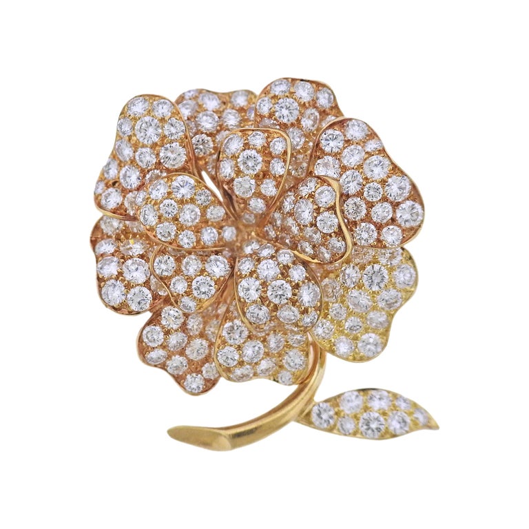 Van Cleef and Arpels Diamond Gold Flower Brooch For Sale at 1stDibs