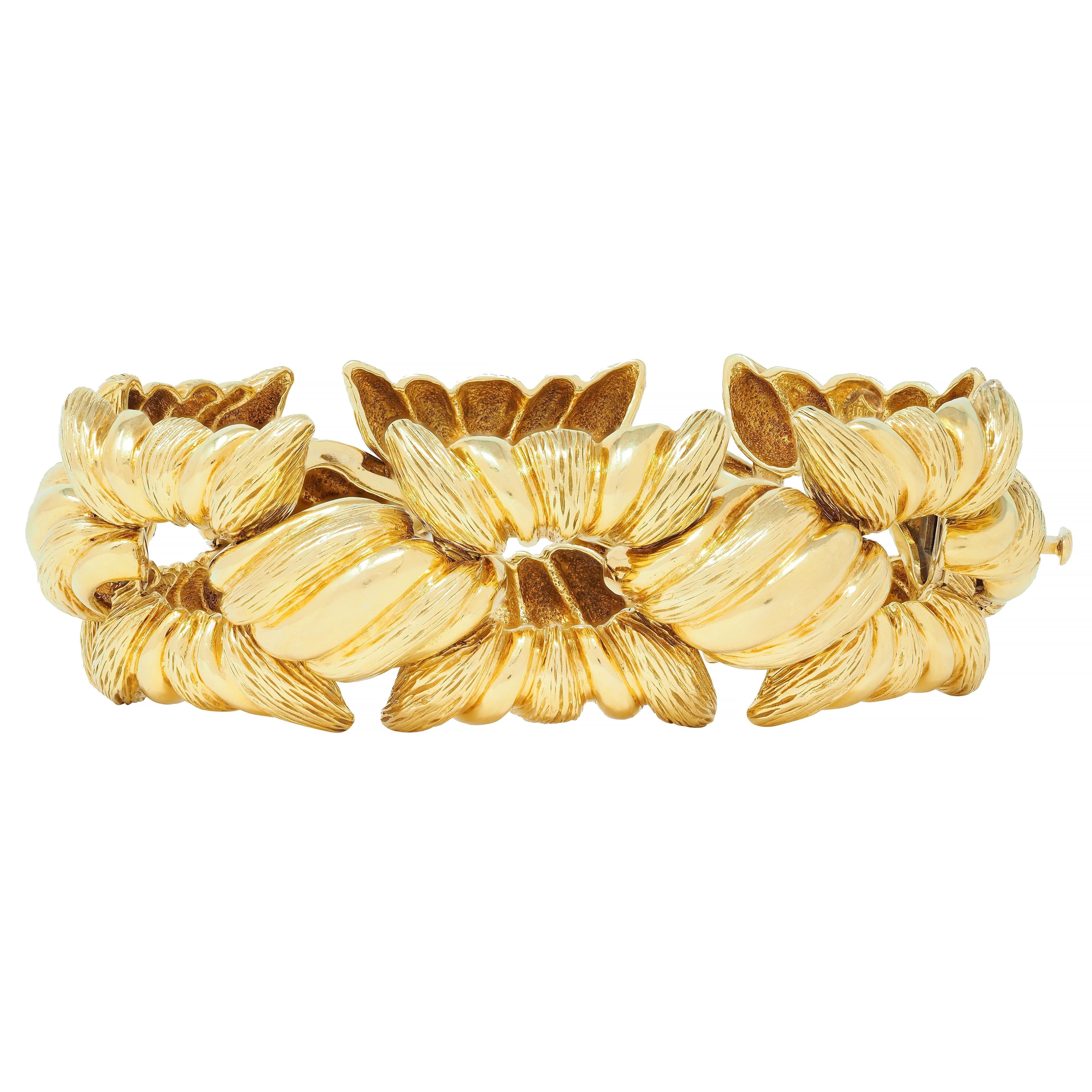 Van Cleef and Arpels 18 Karat Yellow Gold Fluted Twist Link Vintage ...