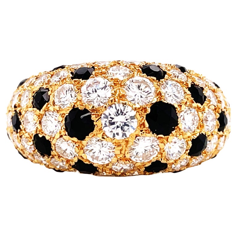 Van Cleef and Arpels, 18K Gold Onyx Diamond Ring For Sale at 1stDibs