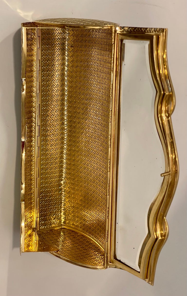 Van Cleef and Arpels 18K Yellow Gold Mesh Clutch Handbag with Mirror ...