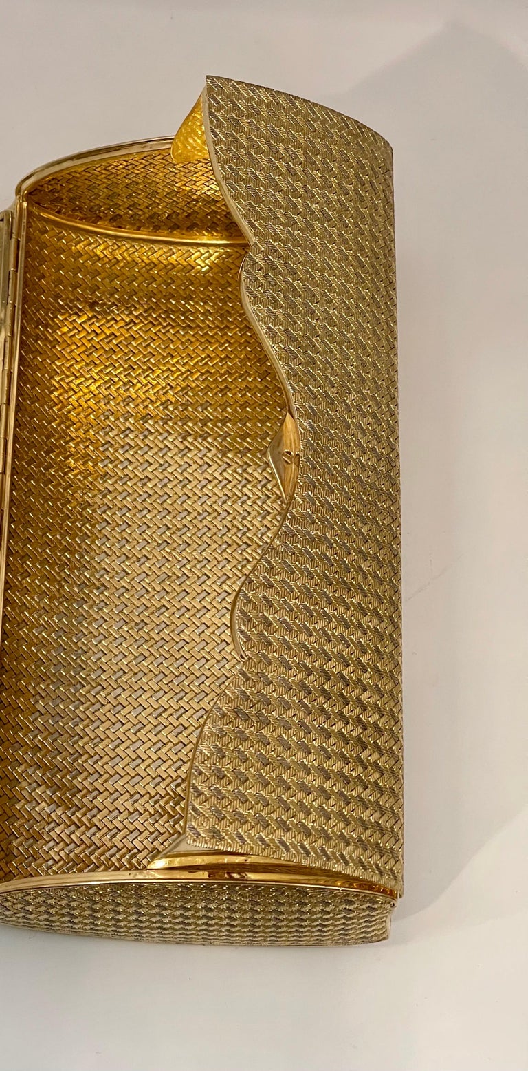 Van Cleef and Arpels 18K Yellow Gold Mesh Clutch Handbag with Mirror ...