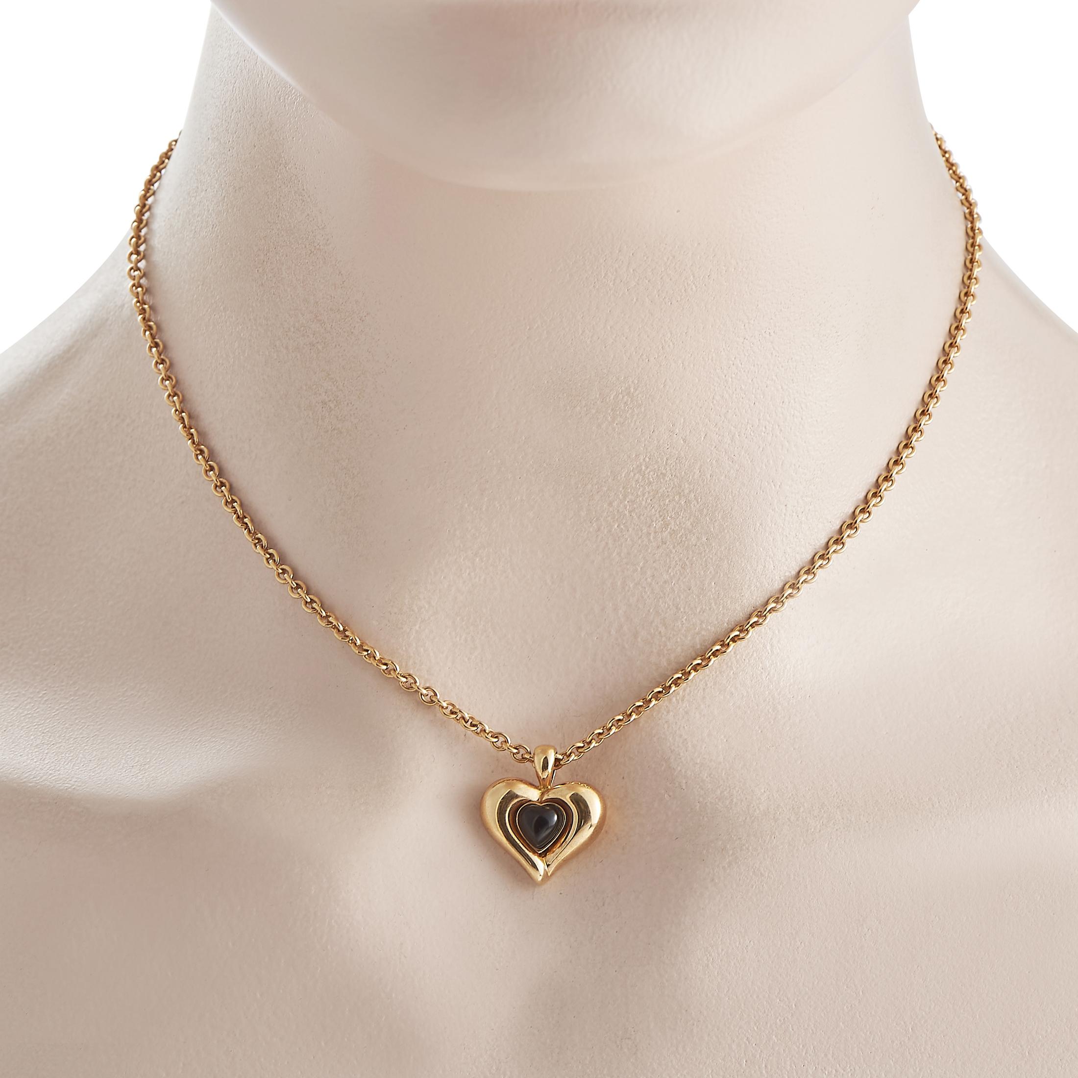 Van Cleef and Arpels 18K Yellow Gold Onyx Heart Necklace For Sale at ...