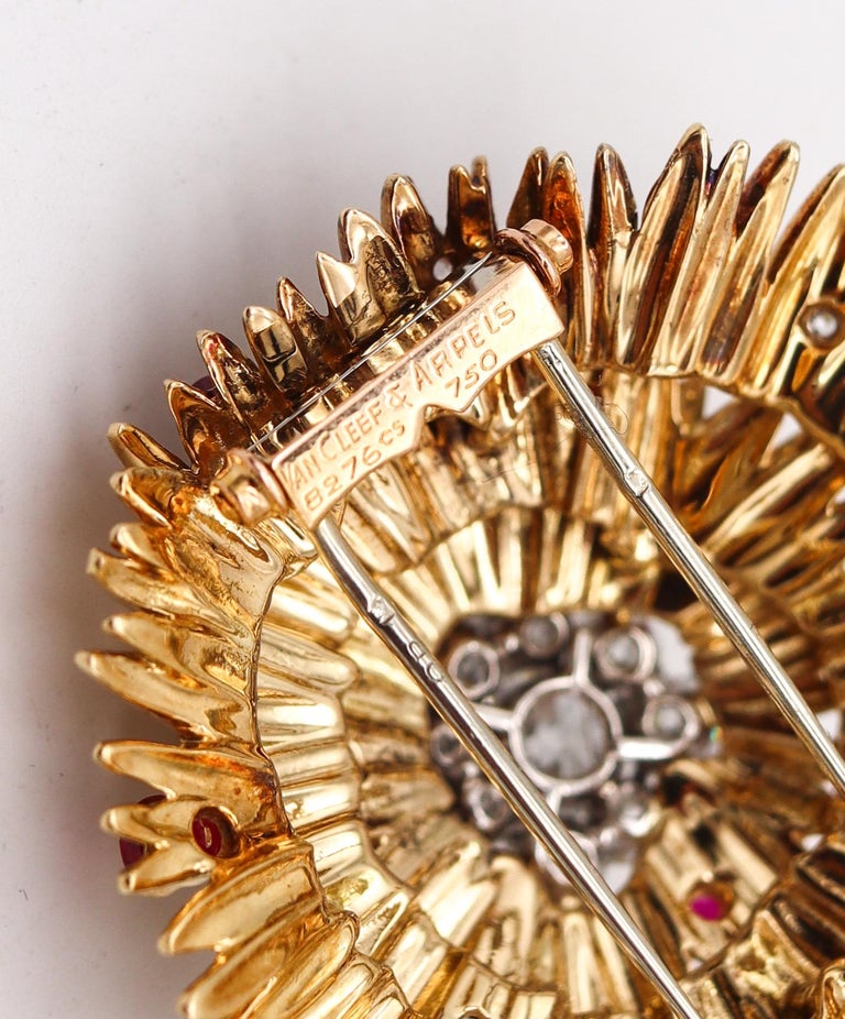Van Cleef and Arpels 1960 Paris Brooch 18kt Gold with 4.64cts Diamonds ...