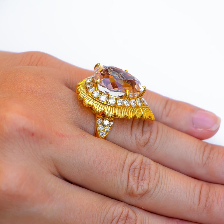 Van Cleef and Arpels 20 Carat Kunzite and 2.50 Carat Diamonds Ring 18 ...