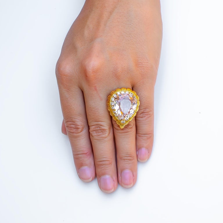 Van Cleef and Arpels 20 Carat Kunzite and 2.50 Carat Diamonds Ring 18 ...