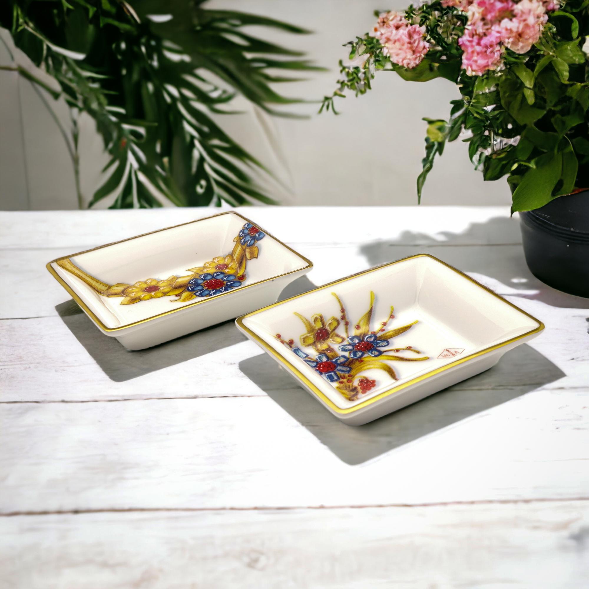 Van Cleef and Arpels 2003 collectible pair of Porcelain pin dishes For ...