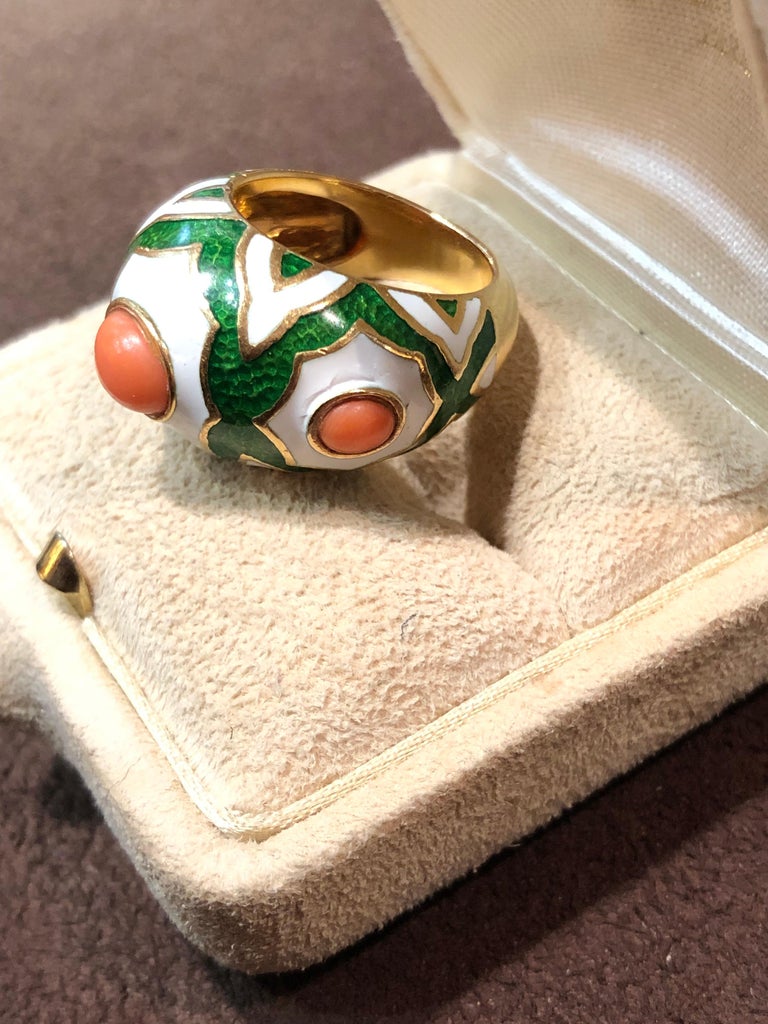 Van Cleef and Arpels 1970 Coral and Enamel Ring For Sale at 1stDibs