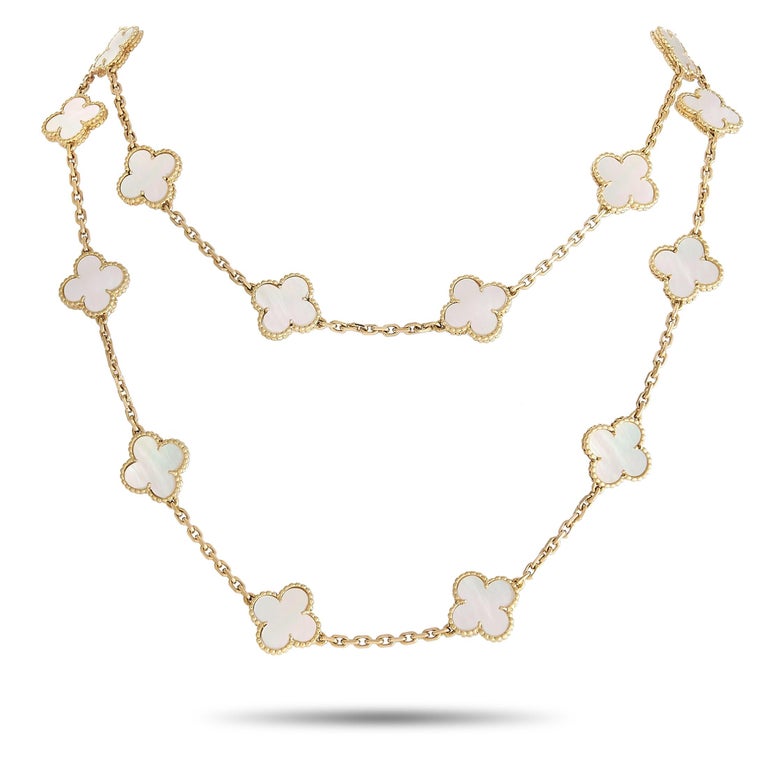 Van Cleef and Arpels, collier Alhambra 20 motifs en or jaune 18 carats ...