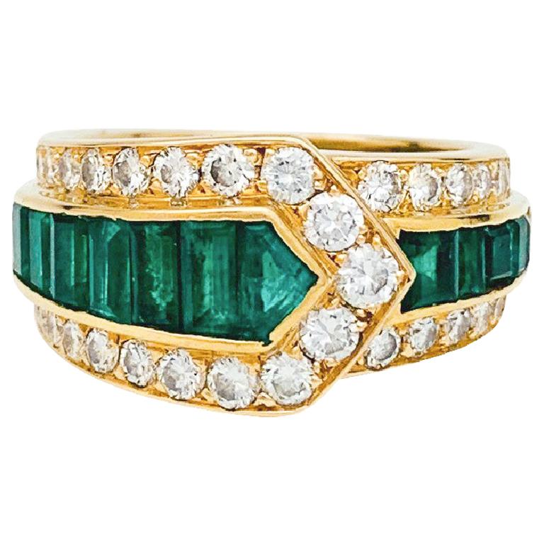 Van Cleef and Arpels "Belt" Ring, Diamonds and Emeralds at 1stDibs