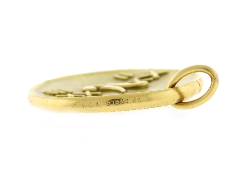 Van Cleef and Arpels by Georges L'enfant Pisces Large Gold Zodiac Pendant For Sale at 1stDibs