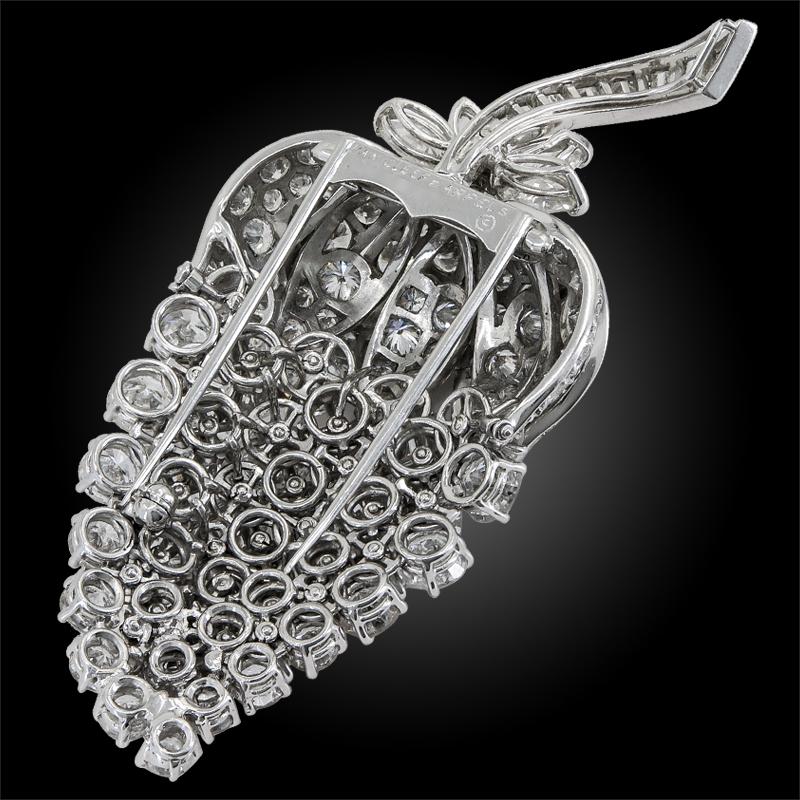Van Cleef and Arpels Diamond Platinum Acorn Motif Brooch For Sale at ...