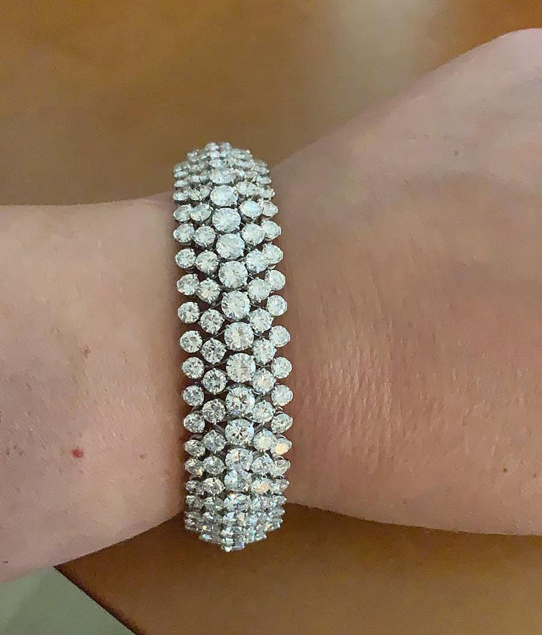 Van Cleef and Arpels Diamond Platinum Bombe Bracelet For Sale at 1stDibs