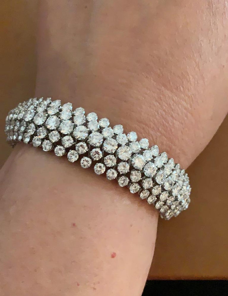 Van Cleef and Arpels Diamond Platinum Bombe Bracelet For Sale at 1stDibs