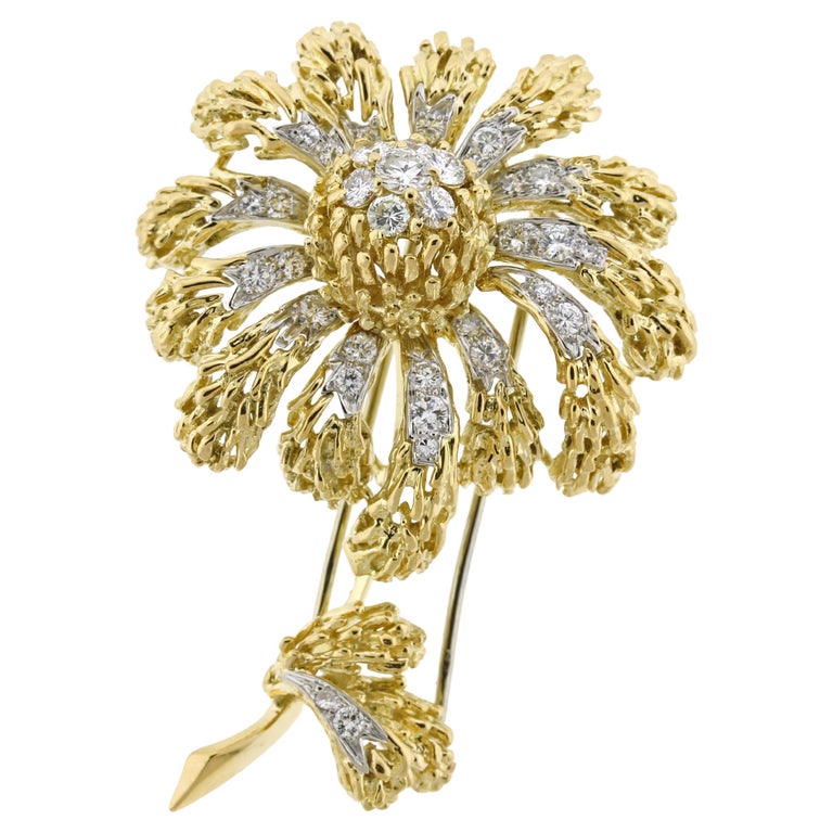 Van Cleef and Arpels Diamond Chrysanthemum Flower Brooch For Sale at ...