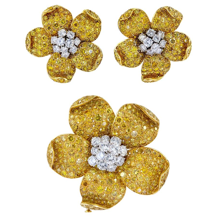 VAN CLEEF and ARPELS 18K Gold Yellow Diamond Flower Earrings at 1stDibs ...