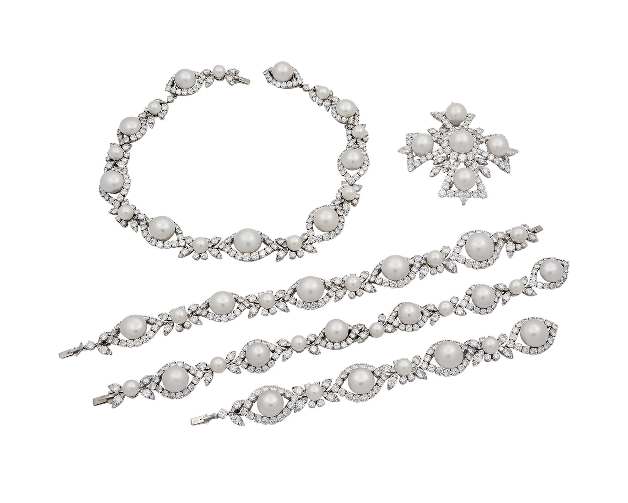 Van Cleef and Arpels Diamond Pearl Cross Necklace For Sale at 1stDibs