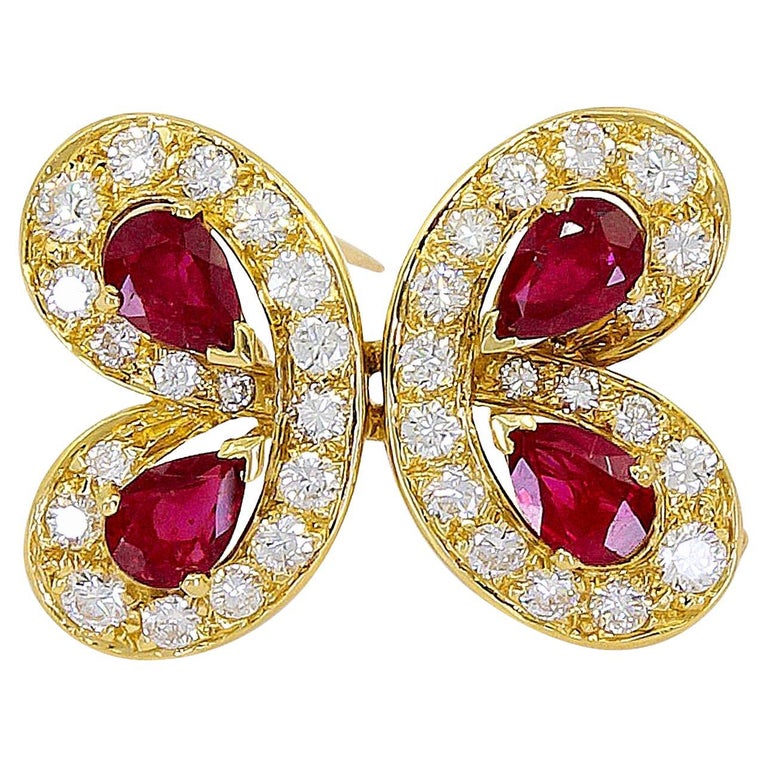 VAN CLEEF and ARPELS Diamond Ruby Butterfly Brooch For Sale at 1stDibs