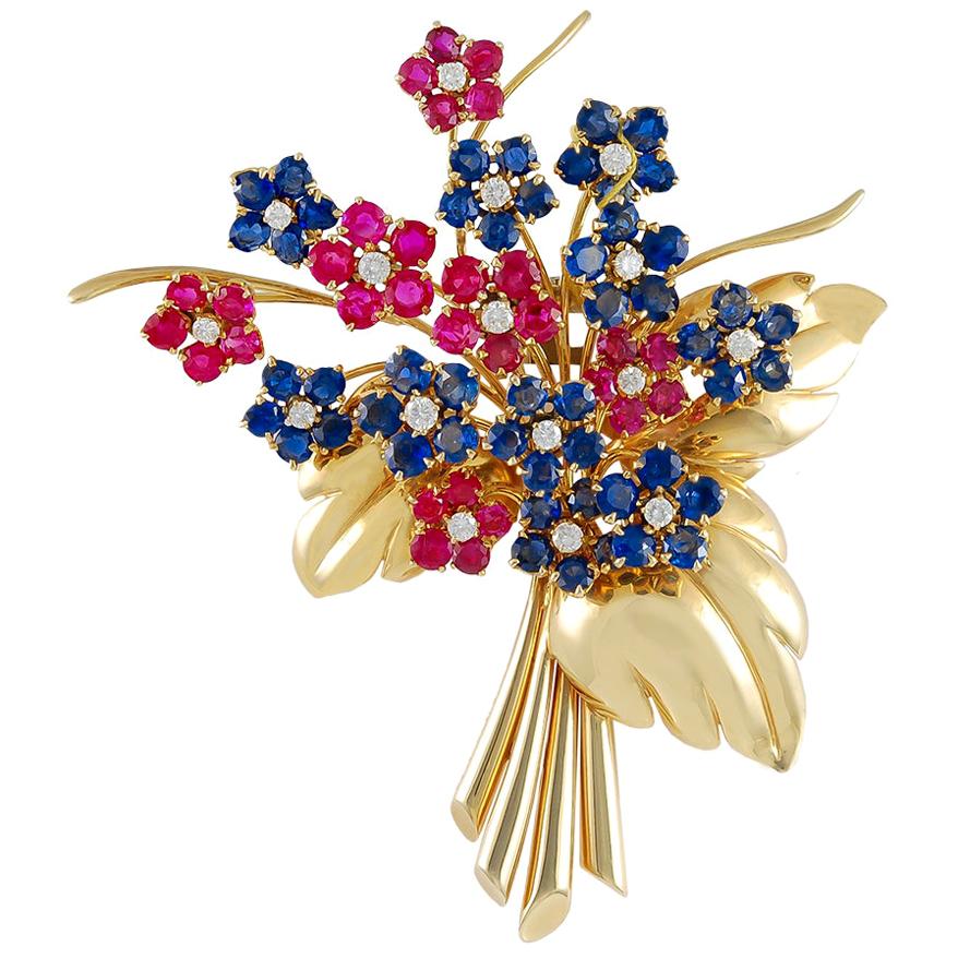 Van Cleef and Arpels Dentelle Diamond Bezel Flower Face Watch at 1stDibs