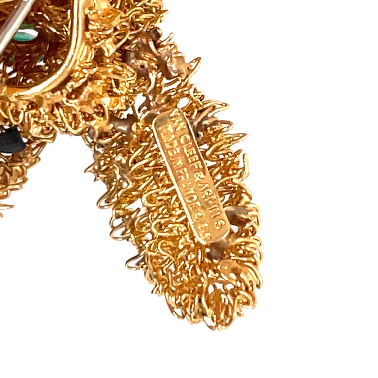 Van Cleef and Arpels Emerald Gold Fox Pin Made in France 18K at 1stDibs