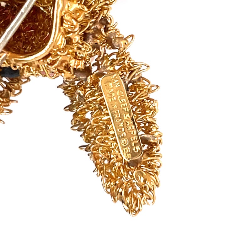 Van Cleef and Arpels Emerald Gold Fox Pin Made in France 18K at 1stDibs