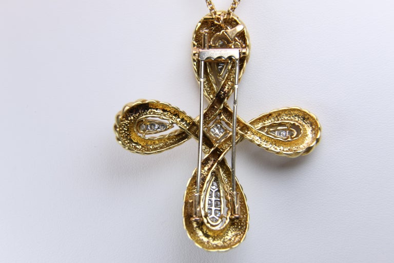 Van Cleef and Arpels Gold and Diamond Cross For Sale at 1stDibs