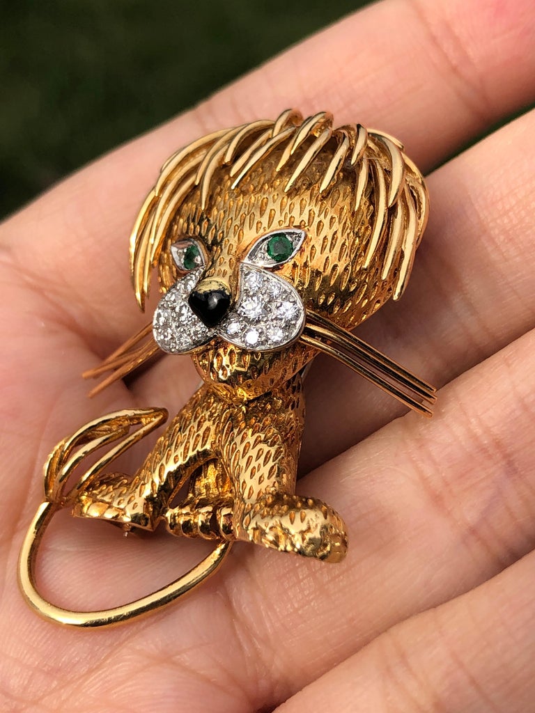 Van Cleef and Arpels Gold Diamond Emerald Lion Brooch with Original Box For Sale at 1stDibs