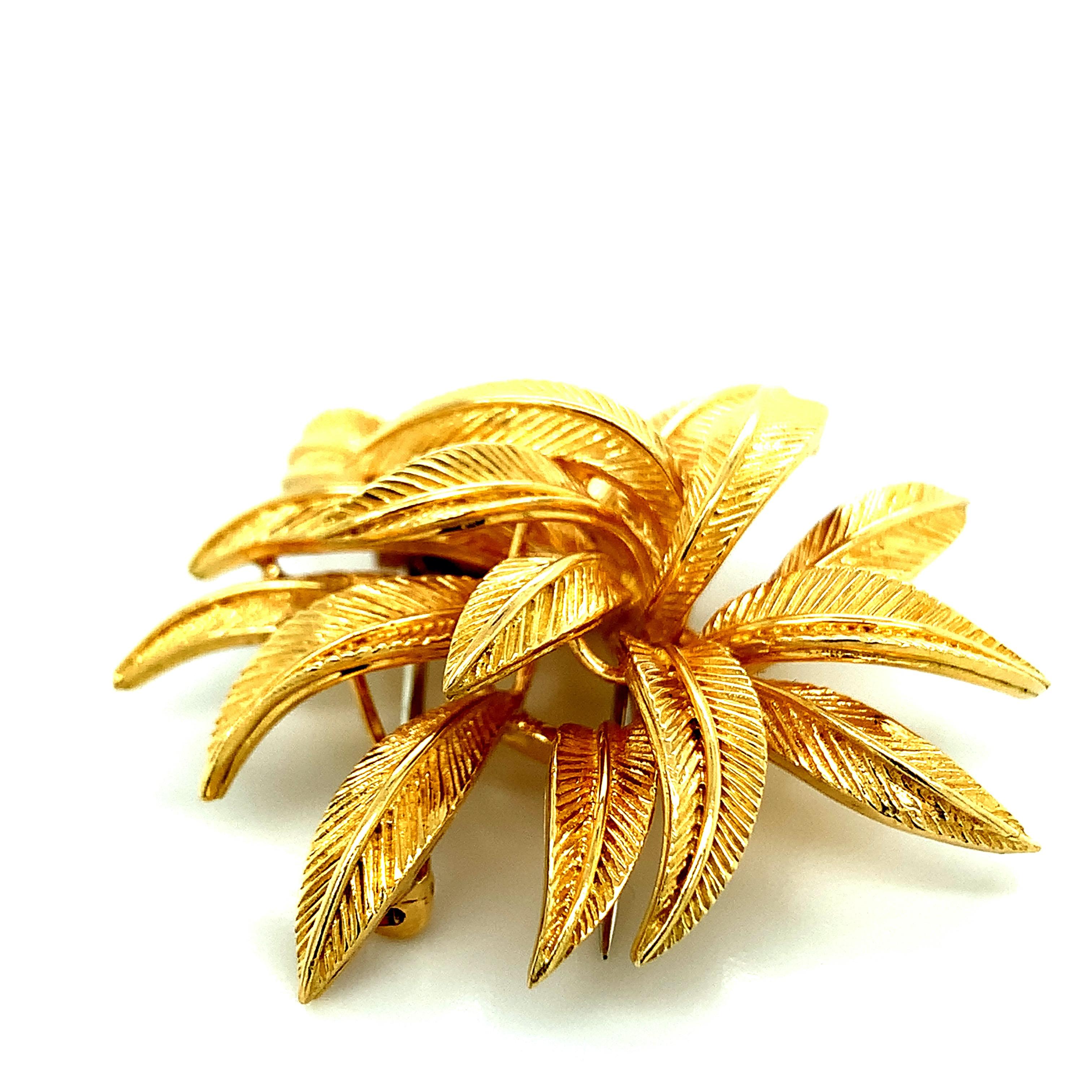 Van Cleef and Arpels Gold Leaves Brooch For Sale at 1stDibs | van cleef ...