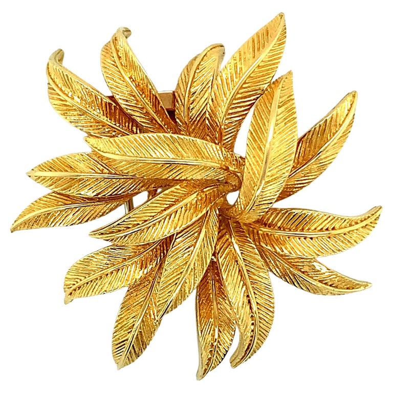 Van Cleef and Arpels Gold Leaves Brooch For Sale at 1stDibs