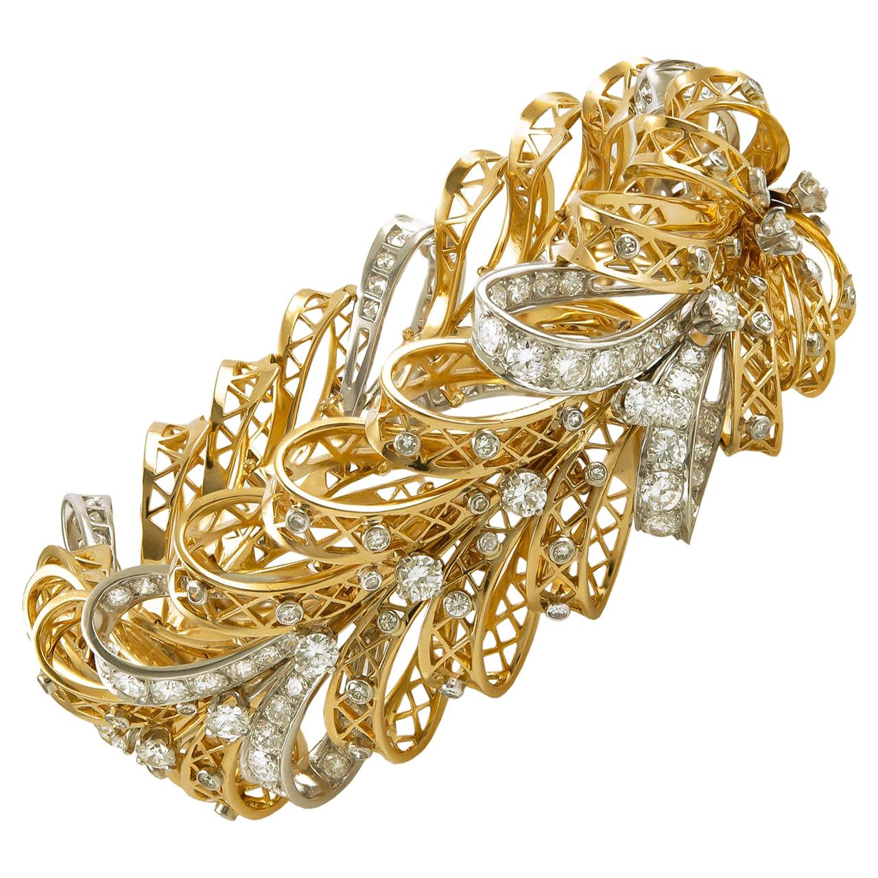 Van Cleef and Arpels Dentelle Diamond Bezel Flower Face Watch at 1stDibs