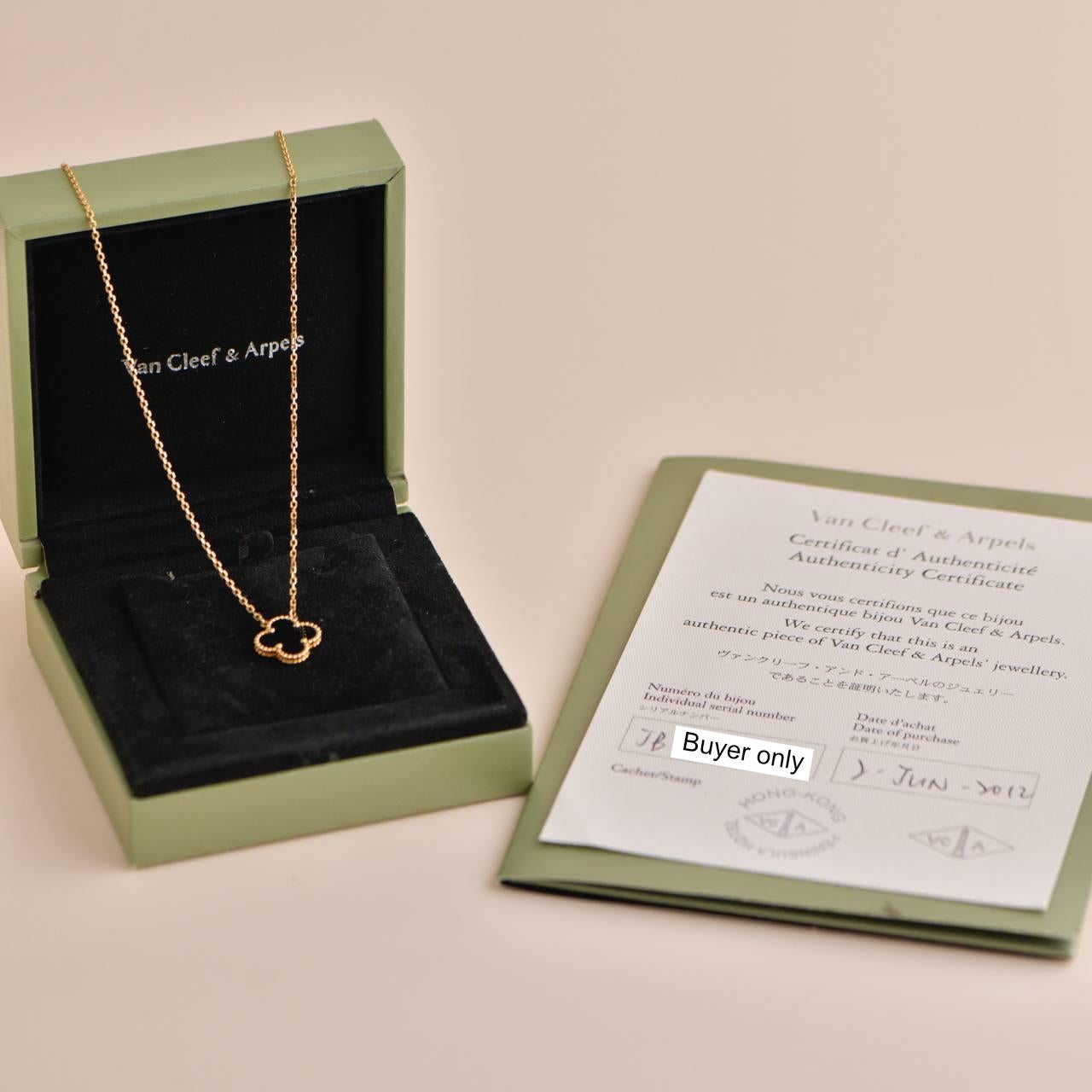 Van Cleef and Arpels Onyx Vintage Alhambra Pendant For Sale at 1stDibs