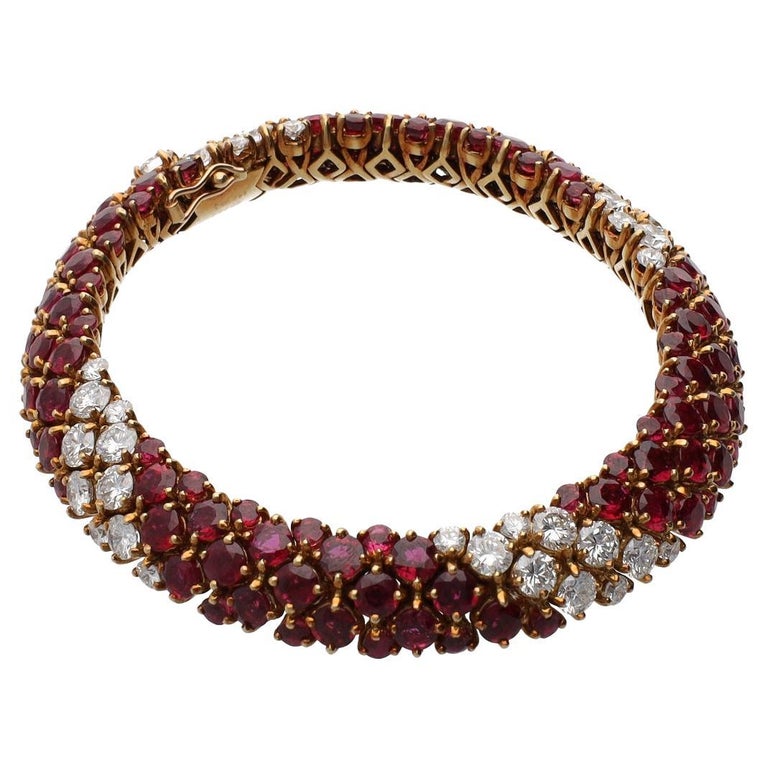 Van Cleef and Arpels Paris 1960s 'Lawn' Diamond Ruby Gold Bracelet For Sale at 1stDibs