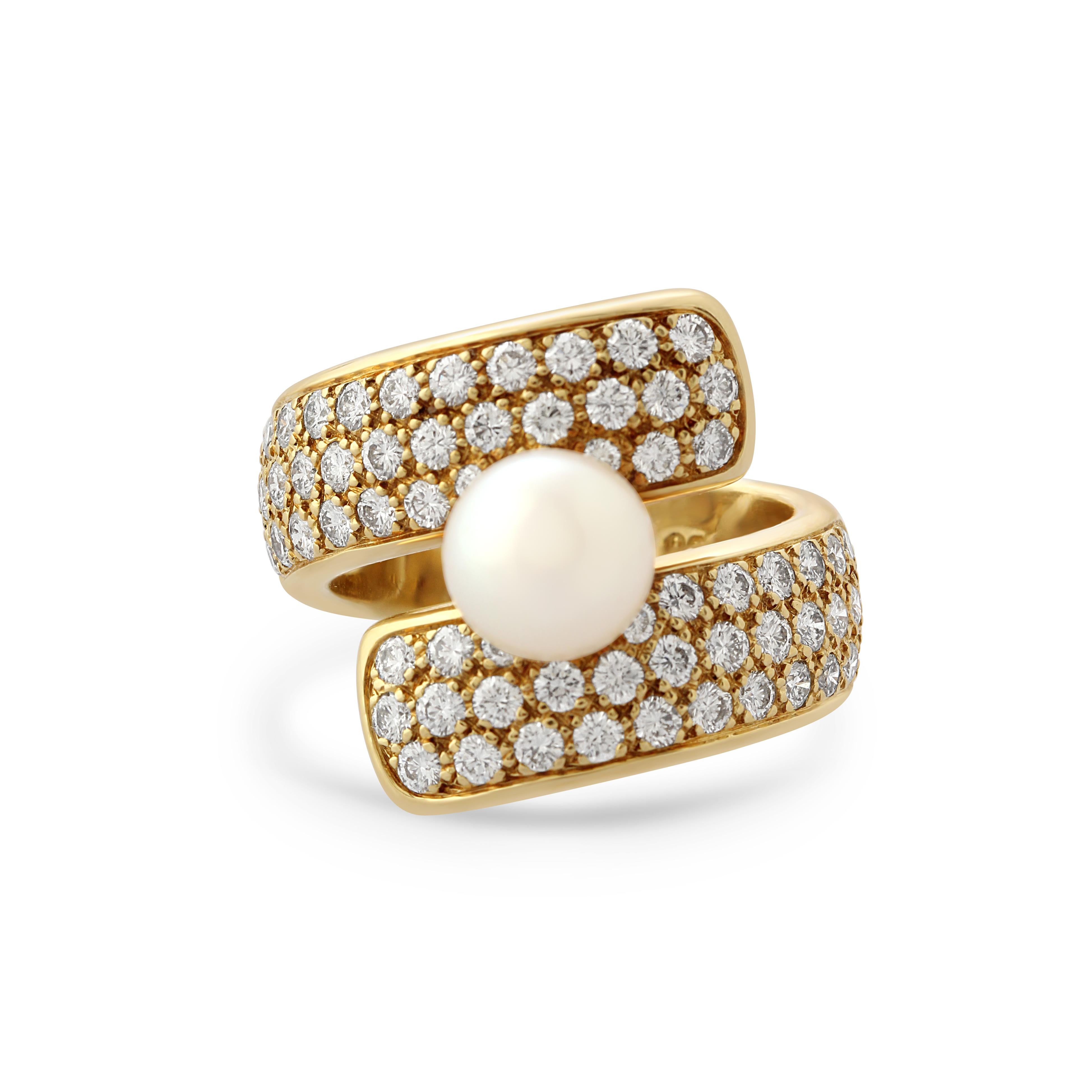 Van Cleef and Arpels 18K Rose Gold 1ct Diamond and Mother of Pearl Butterfly Ring For Sale at ...