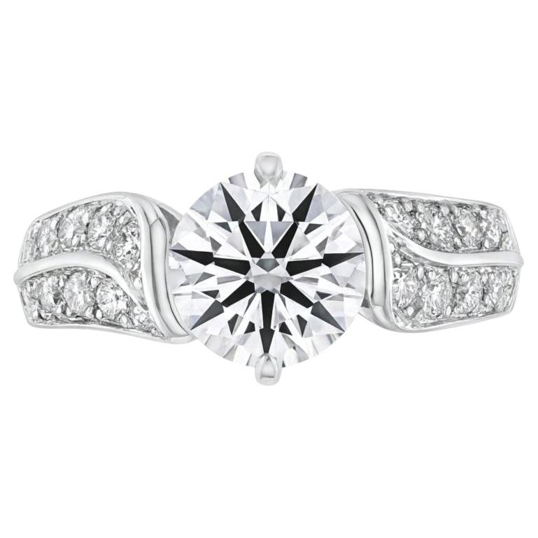 Van Cleef and Arpels Platinum Diamond Engagement Ring For Sale at 1stDibs