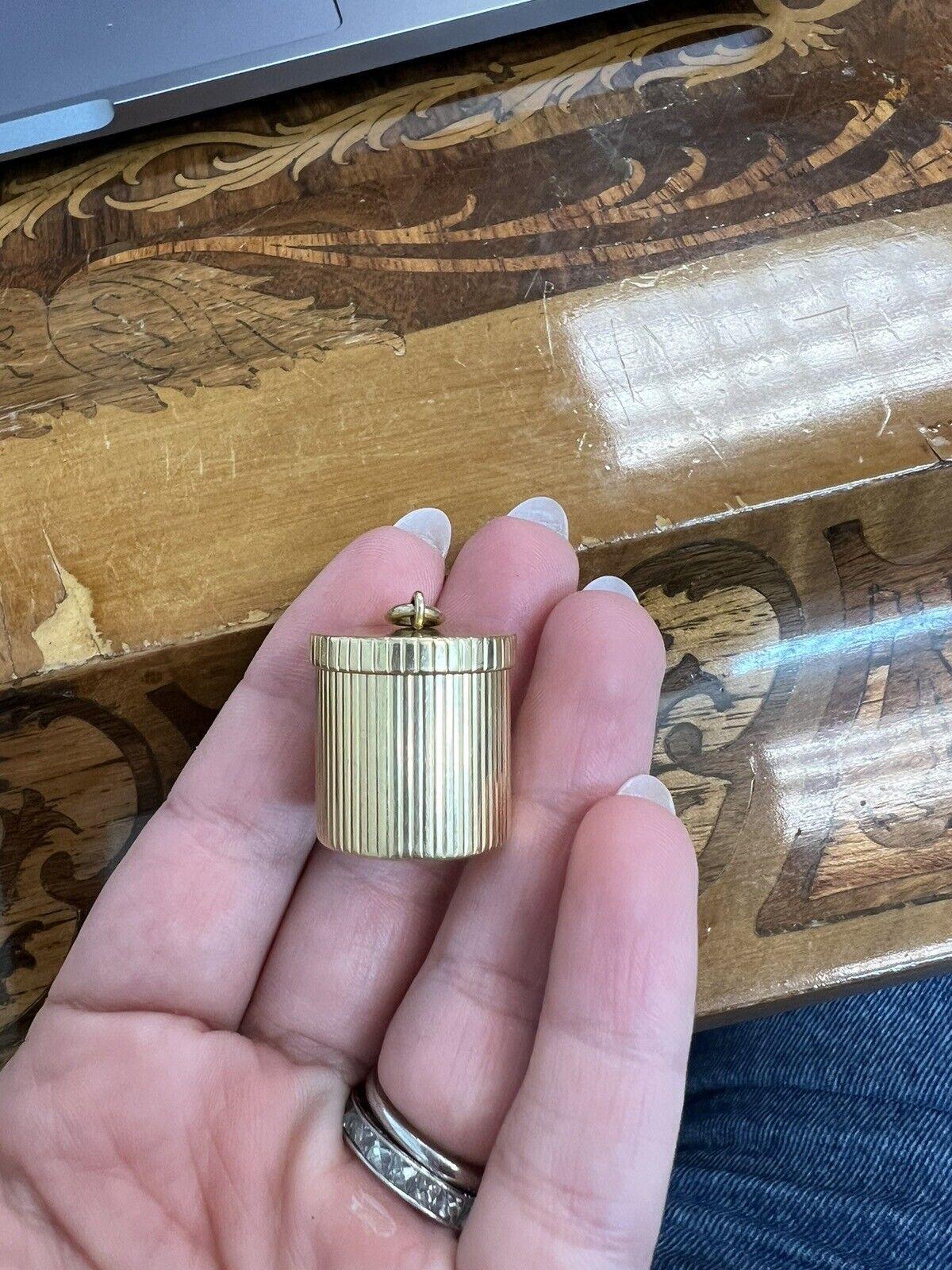 VAN CLEEF and ARPELS Retro 18k Yellow Gold Pill Box Pendant Circa 1940s ...