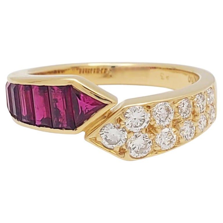 Van Cleef and Arpels Ruby and Diamond Ring For Sale at 1stDibs