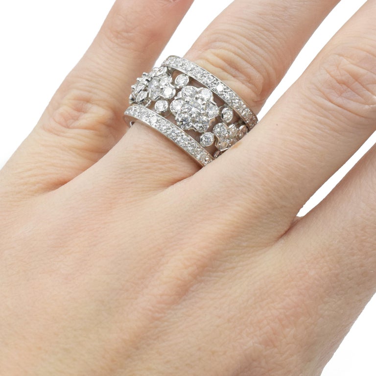 Van Cleef and Arpels "Snowflake" Diamond Band For Sale at 1stDibs