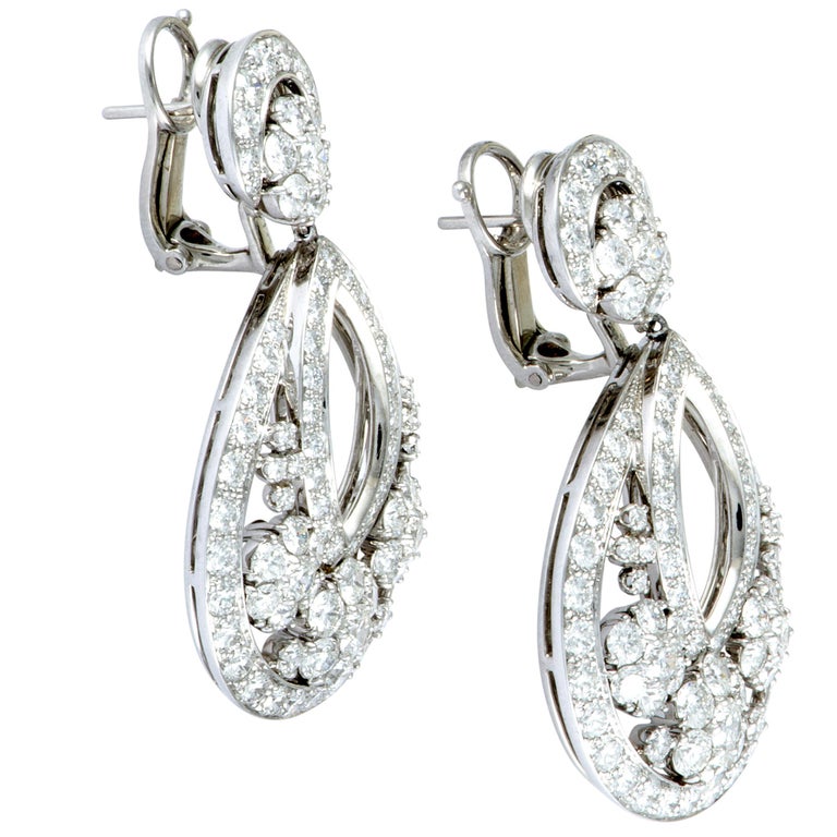 Van Cleef and Arpels Snowflake Diamond Platinum Large Omega Back ...