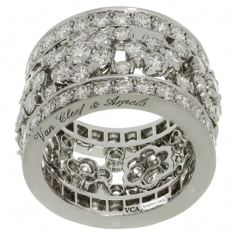Van Cleef and Arpels Snowflake Diamond Platinum Ring Box Papers. Sz EU ...