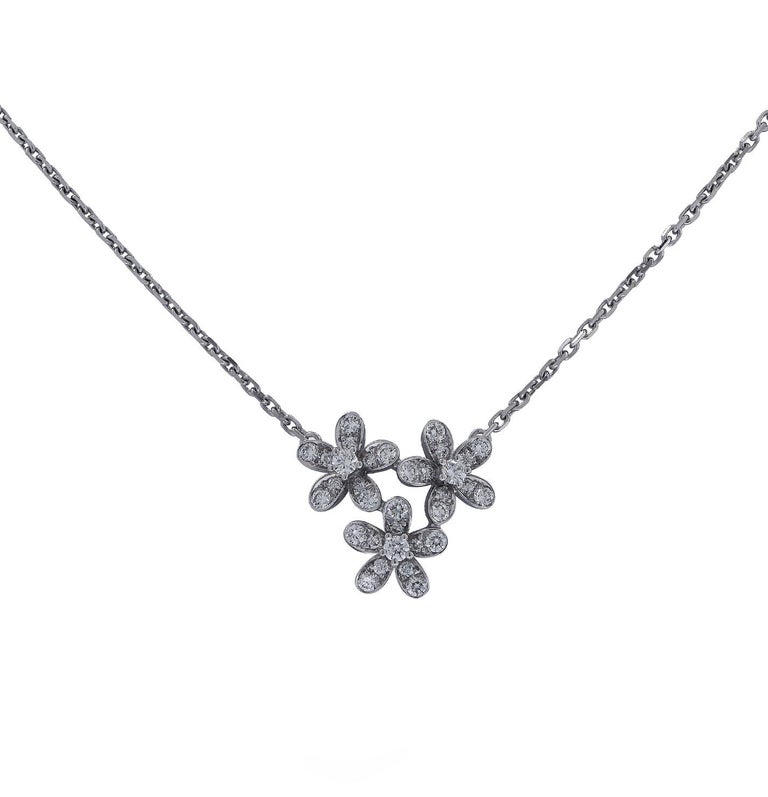 Van Cleef and Arpels Socrate 3 Flowers Pendant Necklace at 1stDibs